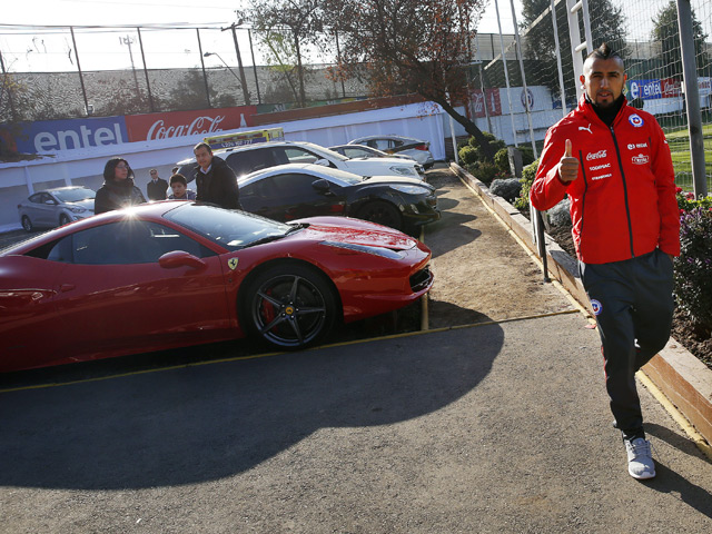 El rey Arturo y su Ferrari