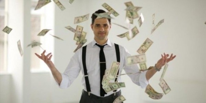 Autoridad embelesada ante las pirámides financieras